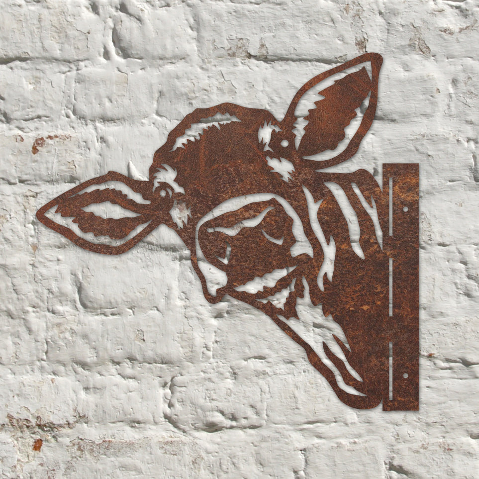 Rustic Metal Peeping Cow Sculpture – Môn Sculptures