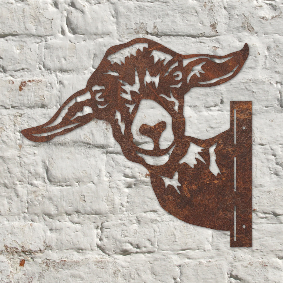 Rustic Metal Peeping Goat Sculpture – Môn Sculptures